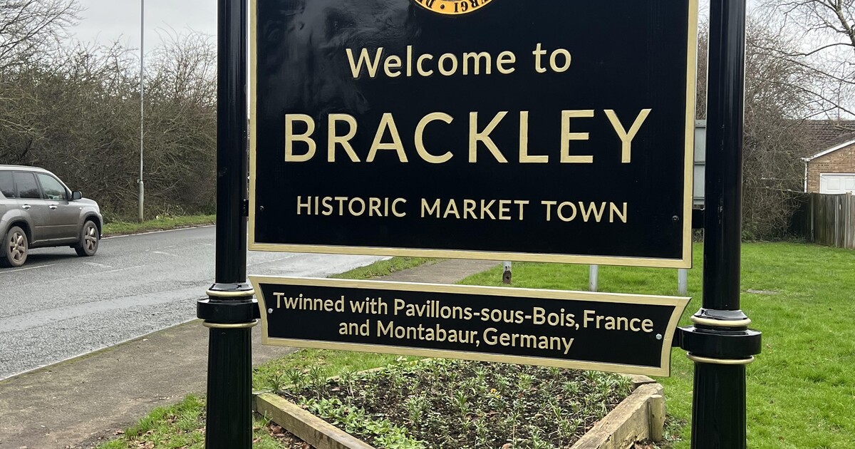 New Town Signs for Brackley